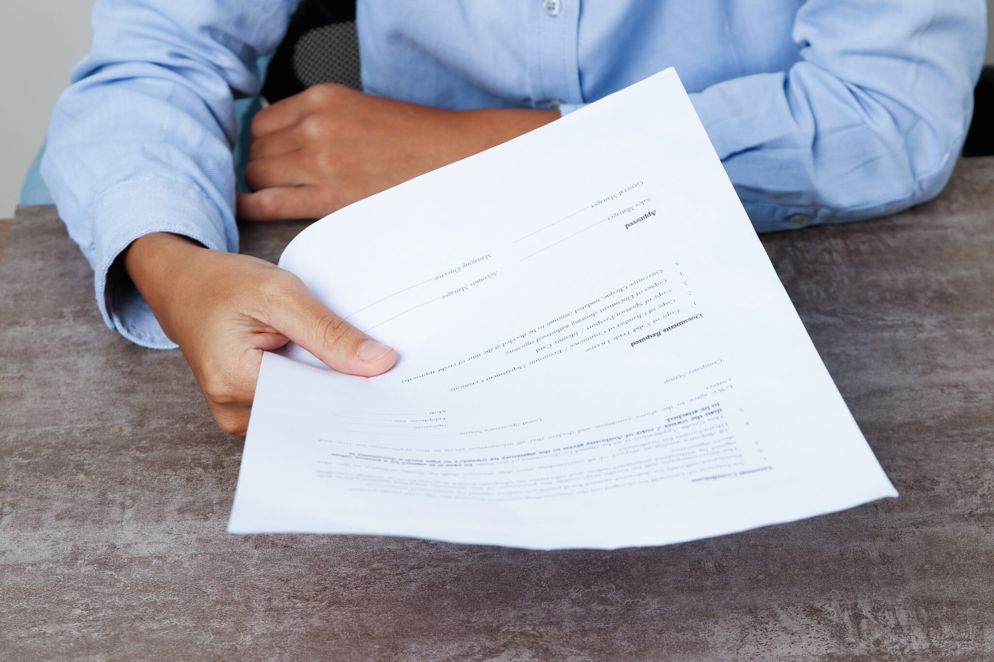 ¿Qué es la rescisión unilateral del contrato? - Hermanos Herrero